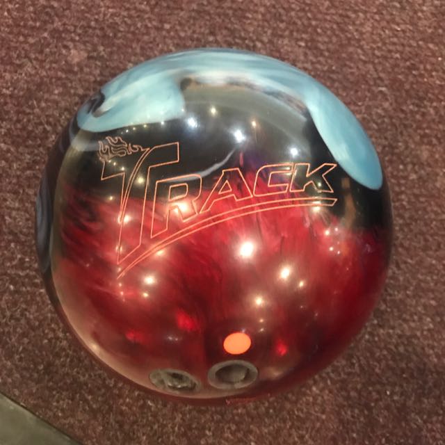 Bowling ball - Mako Attack, Sports Equipment, Sports & Games, Billiards ...