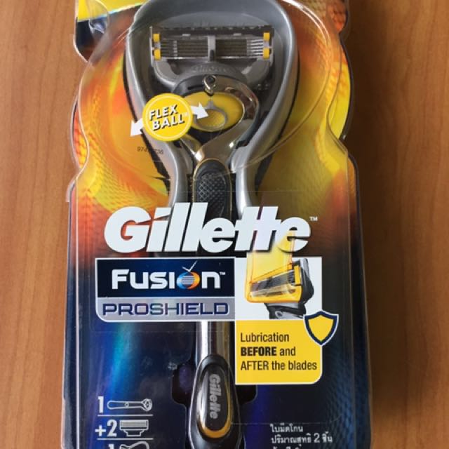 Gillette Shaver, Beauty & Personal Care, Men's Grooming on Carousell