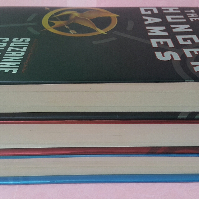 Hunger Games Set HARDBOUND, Hobbies & Toys, Books & Magazines, Fiction ...