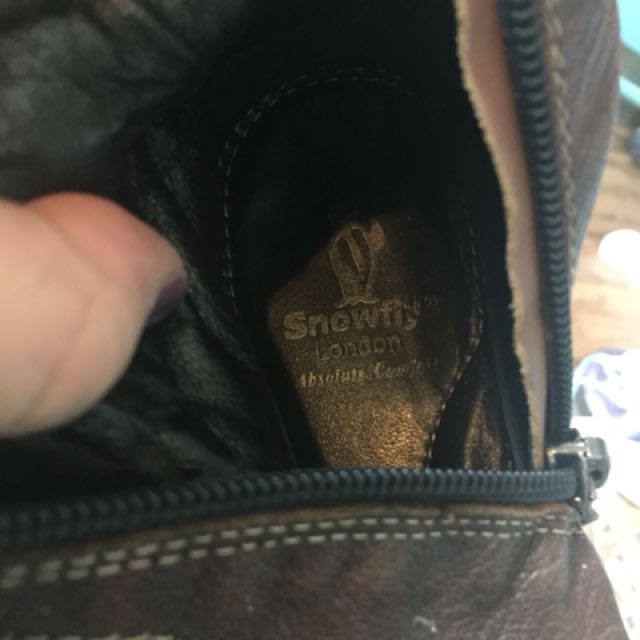 Snowfly boot, Women's Fashion, Footwear, Boots on Carousell
