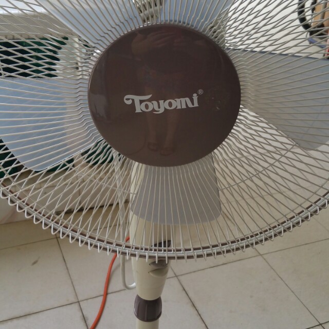 Toyomi stand fan, TV & Home Appliances, Kitchen Appliances, Hand ...