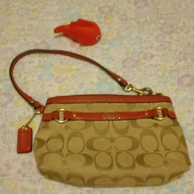 Original Coach wrislet, Women's Fashion, Bags & Wallets, Clutches on ...