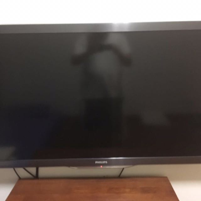 Philips 46" LED TV, TV & Home Appliances, TV & Entertainment on Carousell