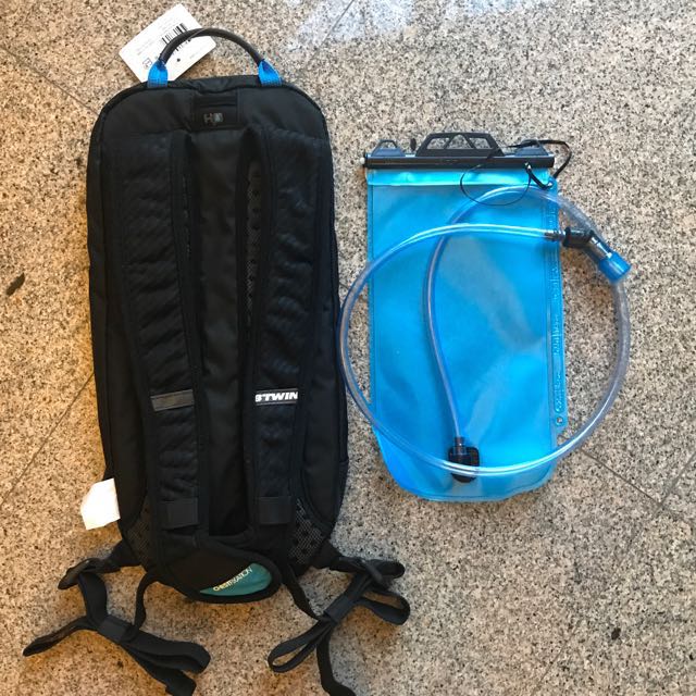 B'TWIN HB 300 Hydration Back Pack, Sports Equipment, Sports & Games ...