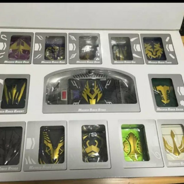 *rare&cheap*Kamen Rider Ryuki DX Complete Selection V-Buckle, Hobbies ...