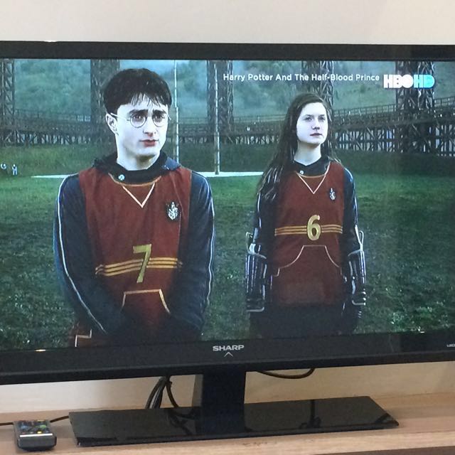 Sharp Basic 32" LED TV LC-32LE150M, TV & Home Appliances, TV ...