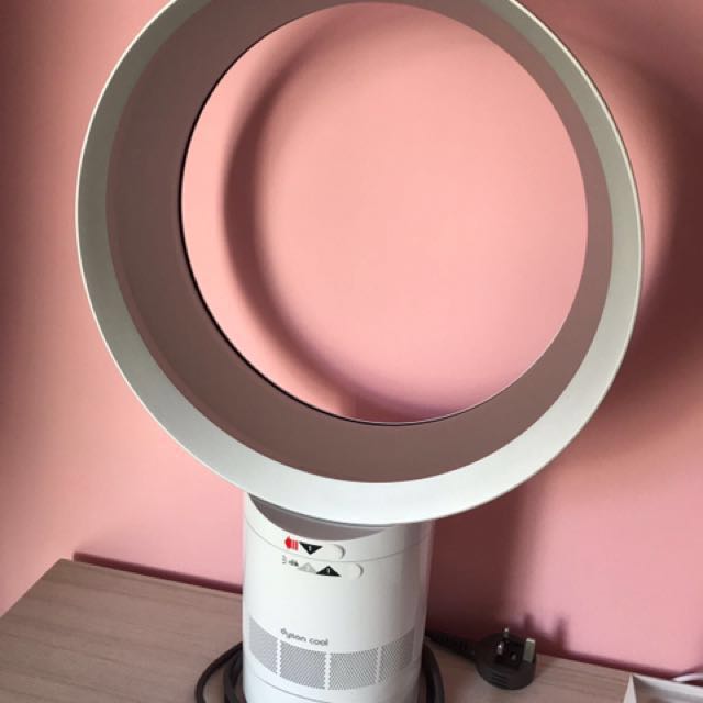 Dyson AM06 30cm Desk White, TV & Home Appliances, Kitchen Appliances ...
