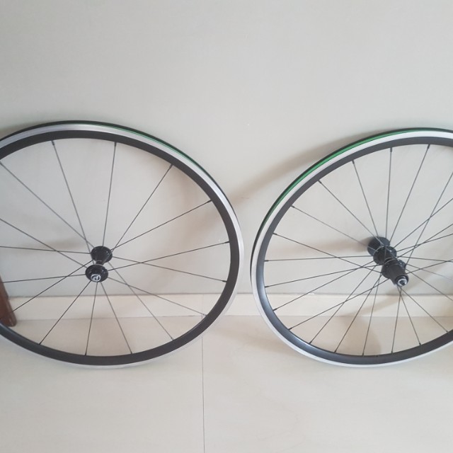 Giant pa-2 700cc wheelset, Sports Equipment, Bicycles & Parts, Bicycles ...