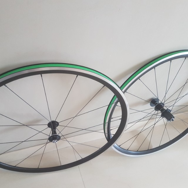Giant pa-2 700cc wheelset, Sports Equipment, Bicycles & Parts, Bicycles ...