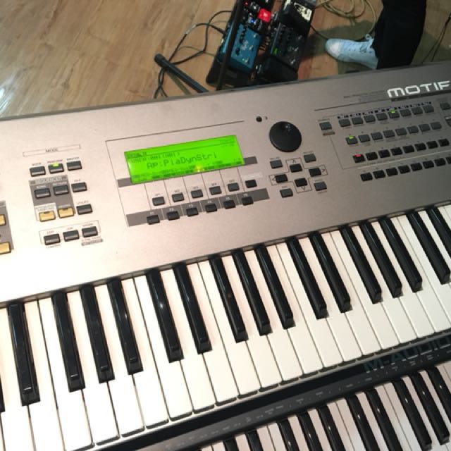 Yamaha MOTIF 6 Synthesizer 61 Keyboard, Hobbies & Toys, Music & Media ...