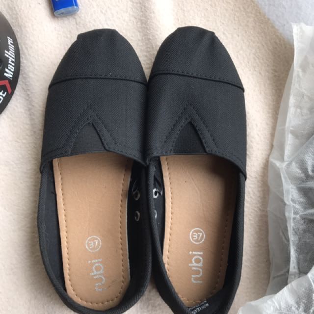 Rubi Shoes, Women's Fashion, Footwear, Flats & Sandals on Carousell