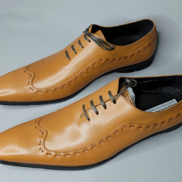 Sledger shoes, Luxury, Apparel on Carousell