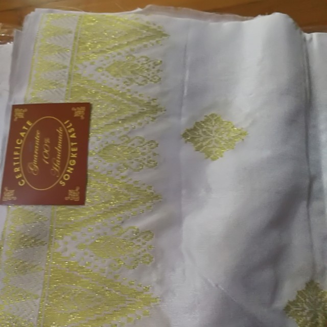 Songket (White), Women's Fashion, Dresses & Sets, Traditional & Ethnic ...