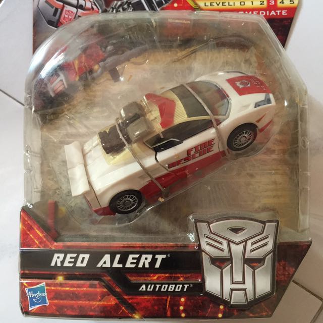 Transformer generation red alert, Hobbies & Toys, Toys & Games on Carousell