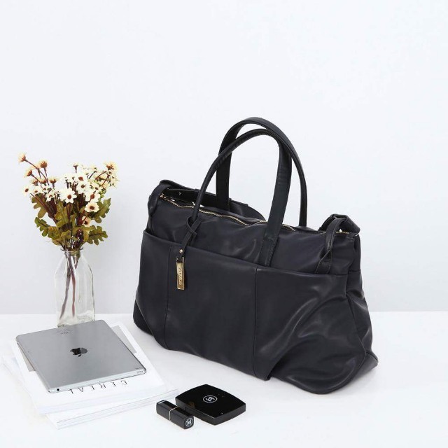 Mizzue Bag, Women's Fashion, Bags & Wallets, Tote Bags on Carousell