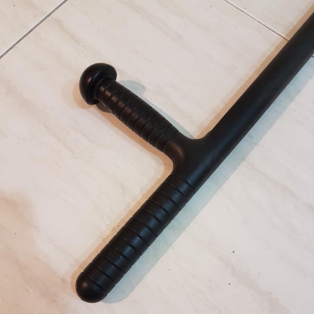 Tonfa Baton Self Defence, Sports Equipment, Exercise & Fitness, Toning ...