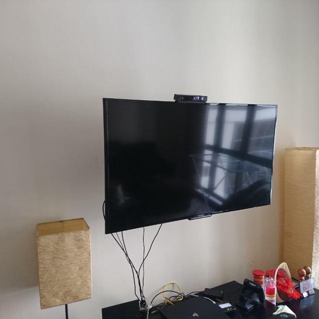 Sony Bravia 48" KDL- 48R550C with wall mount, Furniture & Home Living ...