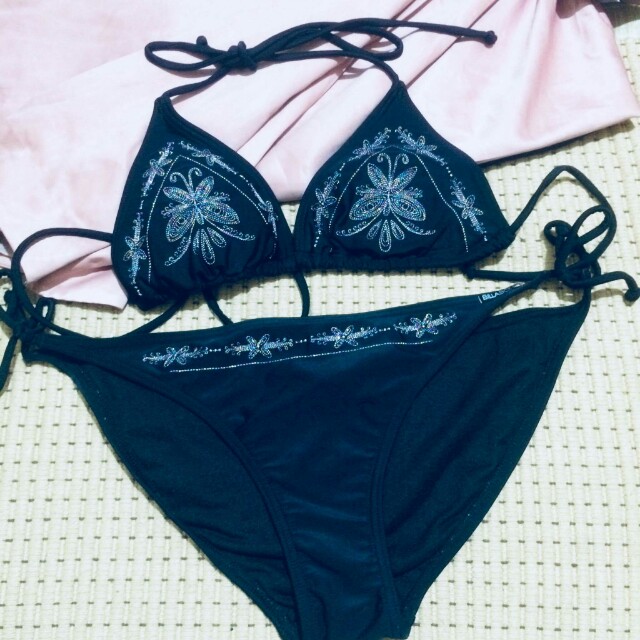 Original BILLABONG 2 piece string Swim suit, Women's Fashion, Swimwear ...