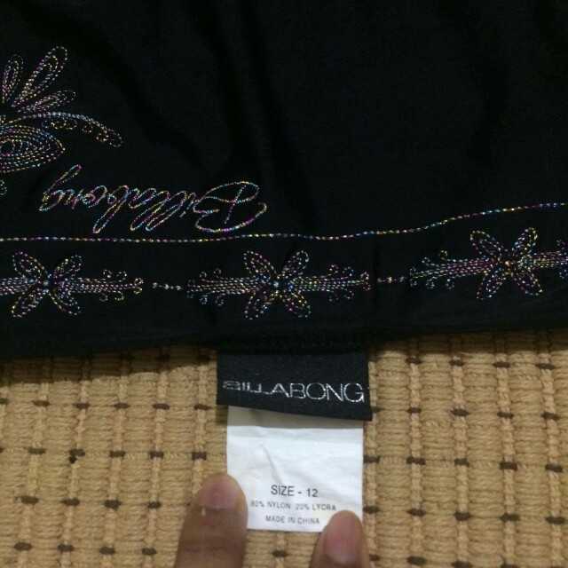 Original BILLABONG 2 piece string Swim suit, Women's Fashion, Swimwear ...