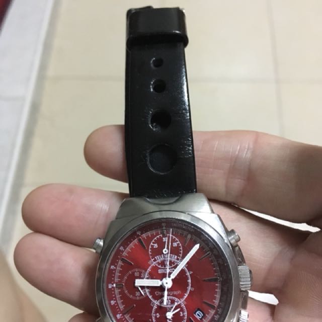 Rare vintage Seiko red face quartz chronograph watch wat y c wat u get ...