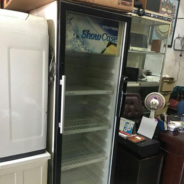 Kulkas Showcase Polytron, Tinggi Sekitar 180 Cm, Serba Serbi di Carousell