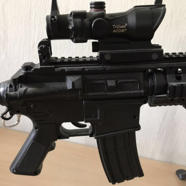 Replica Toy Rifle. M4, Toys & Games, Bricks & Figurines on Carousell