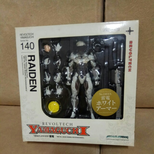 Revoltech Yamaguchi 140 White Raiden (Metal Gear Rising Revengeance ...