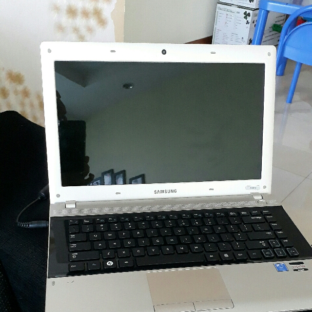 Samsung laptop, Computers & Tech, Laptops & Notebooks on Carousell