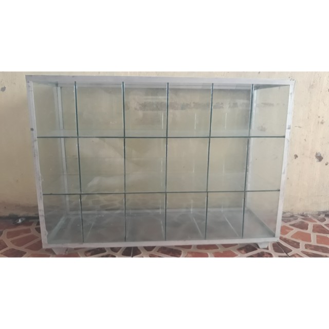 TINDAHAN GLASS RACK, Looking For on Carousell