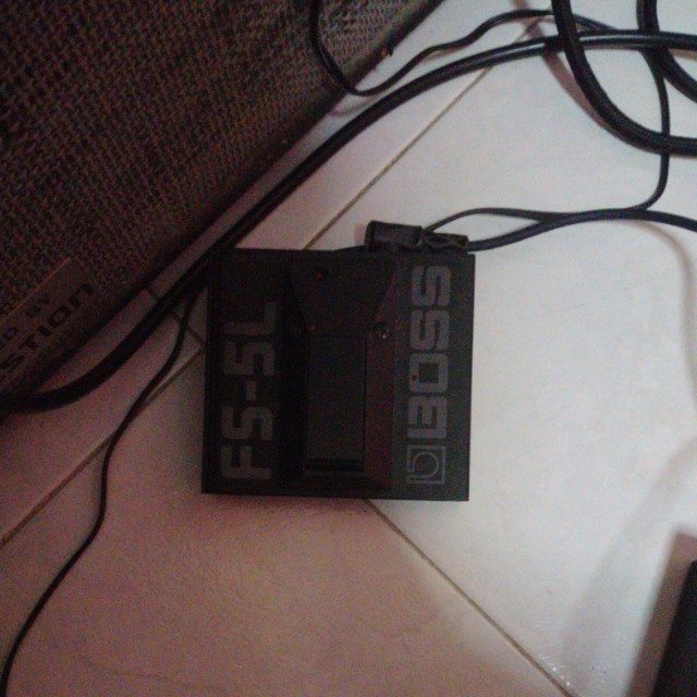 Boss RC 30 loop pedal with foot switch and mic, Hobbies & Toys, Music ...