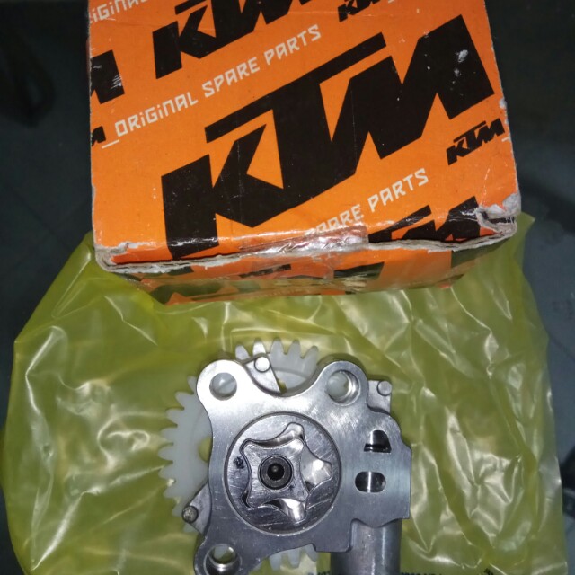 Ktm Duke/RC 200 Oil pump, Motorcycles, Motorcycle Accessories on Carousell