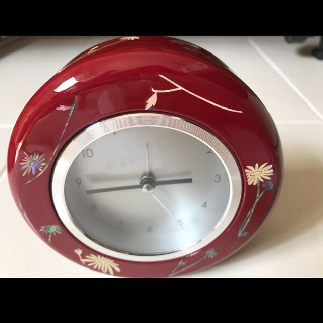 Beautiful Lacquer Ware Created Clock By Korea's Ja-Gae & Najeon, Women ...