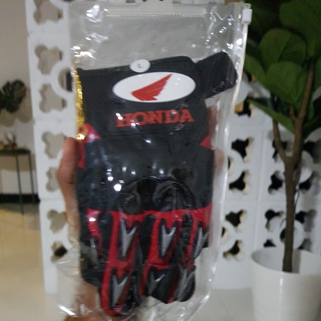 Honda Gloves, Motorcycles, Motorcycle Apparel on Carousell