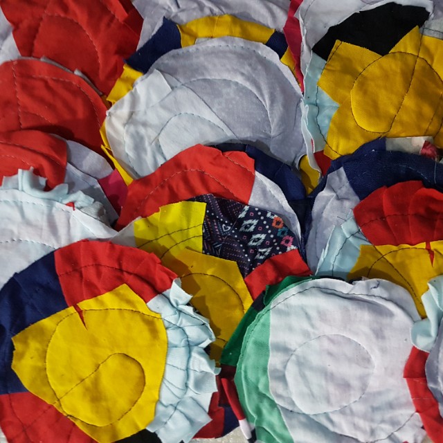 Round Rugs / Basahan Bilog, TV & Home Appliances, Kitchen Appliances ...