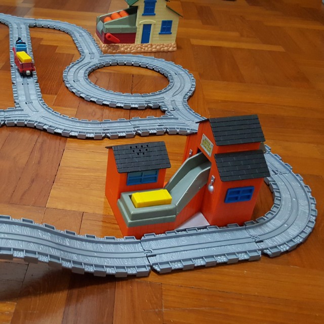 43 pieces Working hard thomas & friends train set, Hobbies & Toys, Toys ...