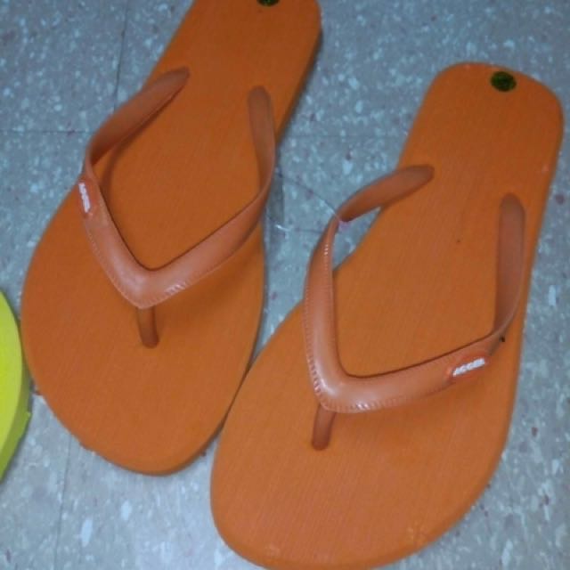 Accel Slipper available size 6,7,8,9, Women's Fashion, Footwear ...