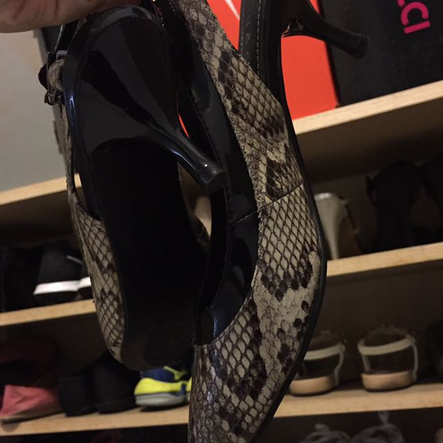 Itti & Otto, Women's Fashion, Footwear, Flipflops and Slides on Carousell