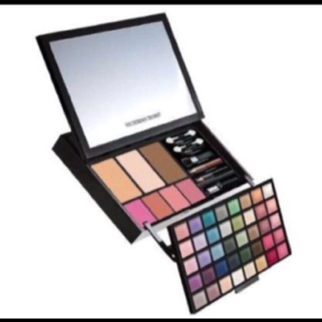 Victoria Secret Backstage Bombshell Makeup Kit, Beauty & Personal Care ...