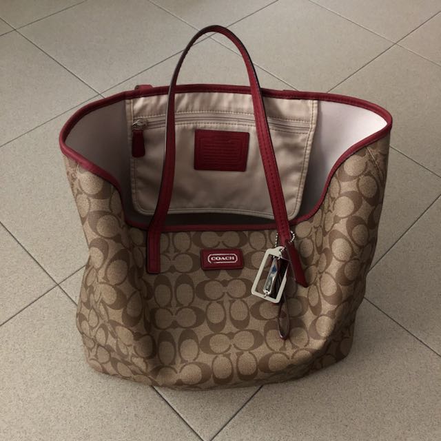 Coach tote large, Women's Fashion, Bags & Wallets, Tote Bags on Carousell