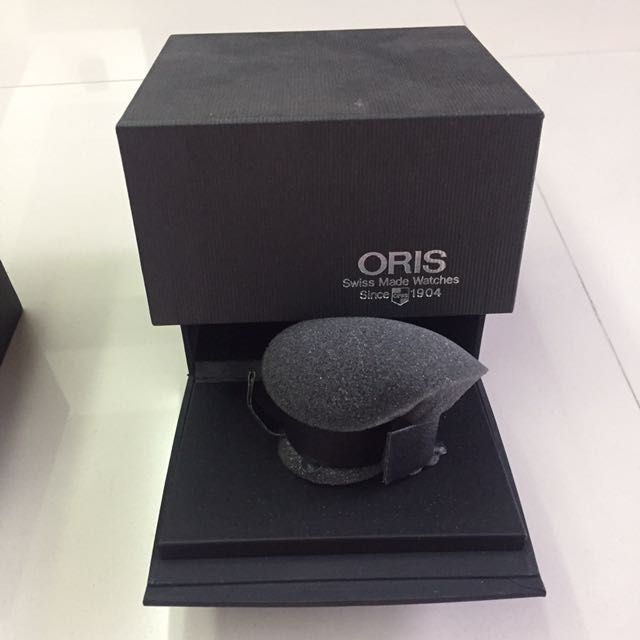 ORIS watch box, Men's Fashion, Watches & Accessories, Watches on Carousell