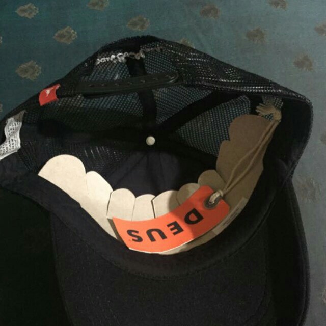 Topi Deus Baru Original, Fesyen Pria, Aksesoris di Carousell