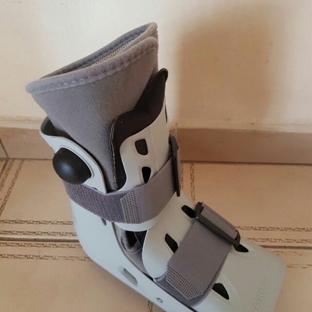 Aircast AirSelect Short walker boot(small), Men's Fashion, Activewear ...