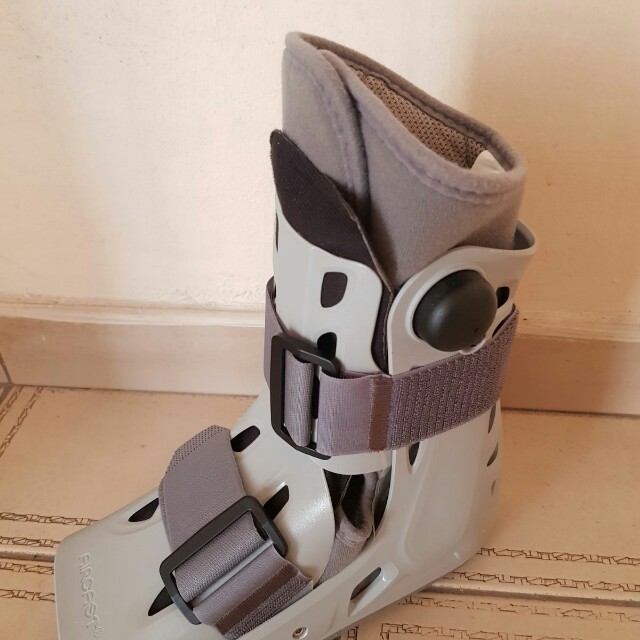 Aircast AirSelect Short walker boot(small), Men's Fashion, Activewear ...