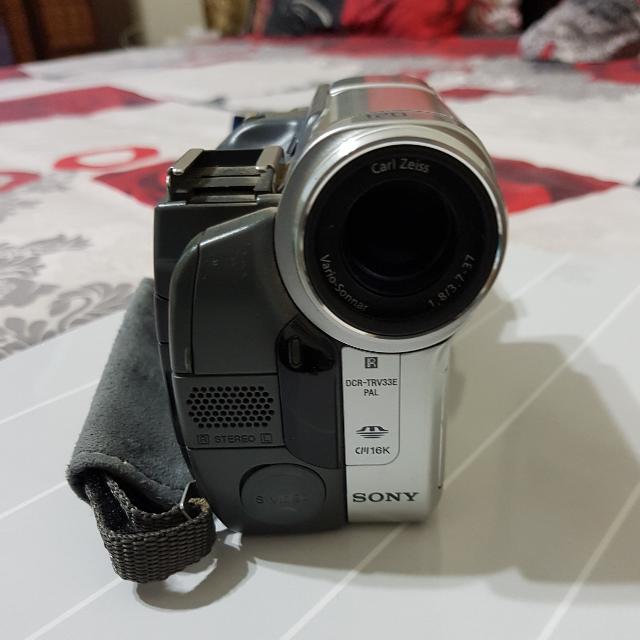 DCR -TRV 33E Sony Video Camera, Photography, Video Cameras on Carousell