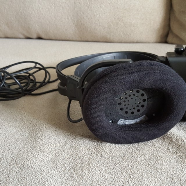 Pioneer stereo headphones se m290, Audio, Headphones & Headsets on Carousell