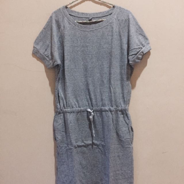 Jumpsuit Rok Uniqlo, Fesyen Wanita, Pakaian Wanita, Gaun & Rok di Carousell