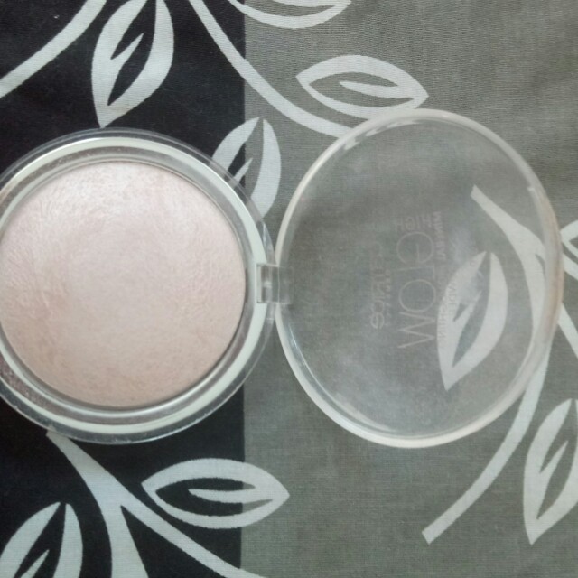 Catrice High Glow Mineral Highlighting Powder, Kesehatan & Kecantikan ...