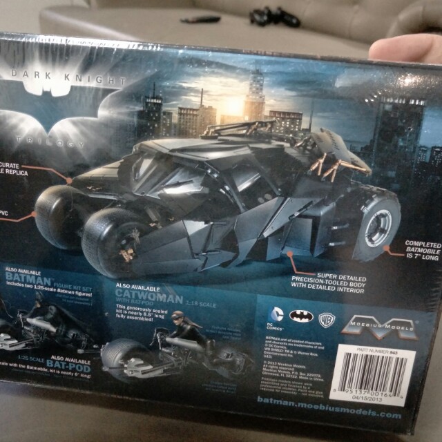Moebius Models The Dark Knight Trilogy Batmobile Tumbler 1:25 scale ...