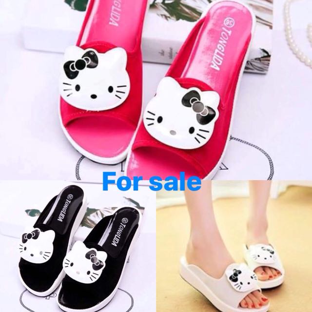 Hello kitty slippers, Women's Fashion, Footwear, Slippers and slides on ...