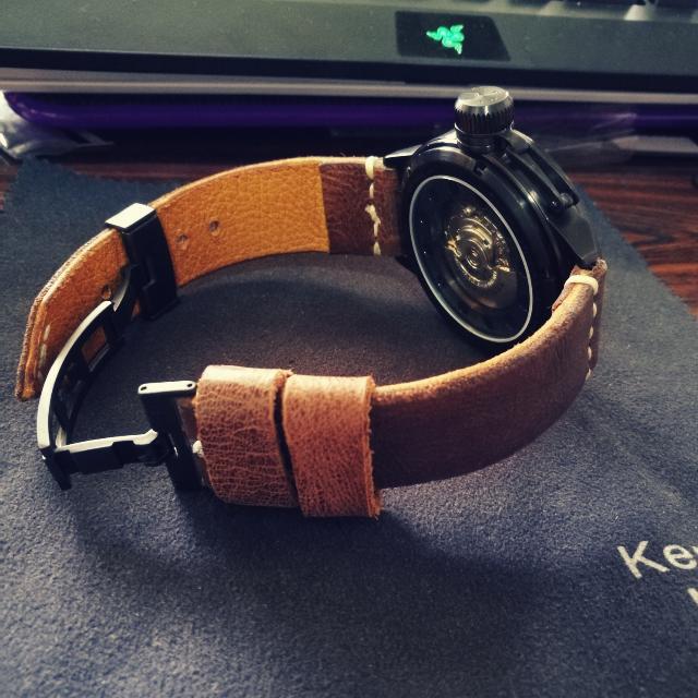 LNIB U- Boat Left Hook Carbon Fiber Automatic Watch, Mobile Phones ...